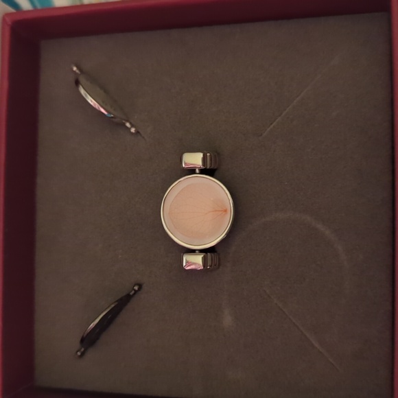 conquering | Jewelry | Conquering Fidget Ring Base And 3 Spinners ...